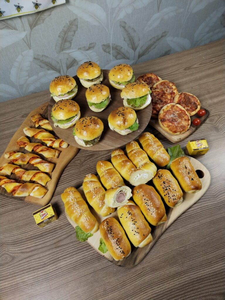 Mix pet slanih peciva od jednog testa - Mesimo zajedno